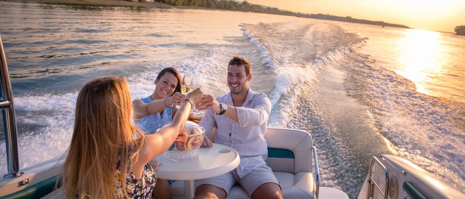 Private Boat Tours | Luxury Lake Tours